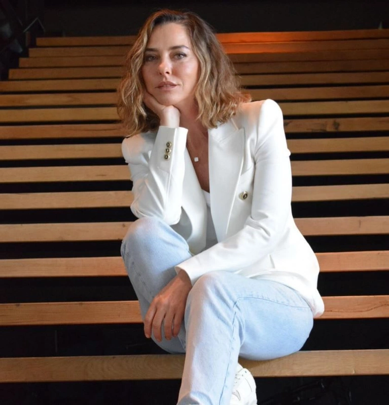 Ece Uslu Kimdir? Siyah Kalp Dizisinin Sumru'su Hangi Dizi ve Filmlerde ...